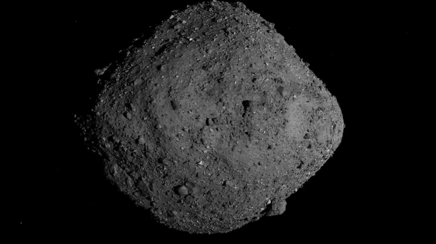 Названо точное время падения потенциально опасного астероида на Россию ...